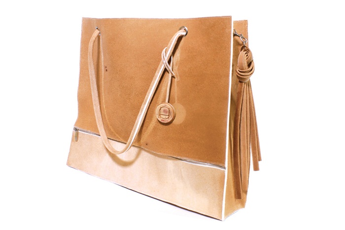 “Pure Human” ไอเท็มที่ตัดเย็บจากผิวหนังของ McQueen – JEAB.com